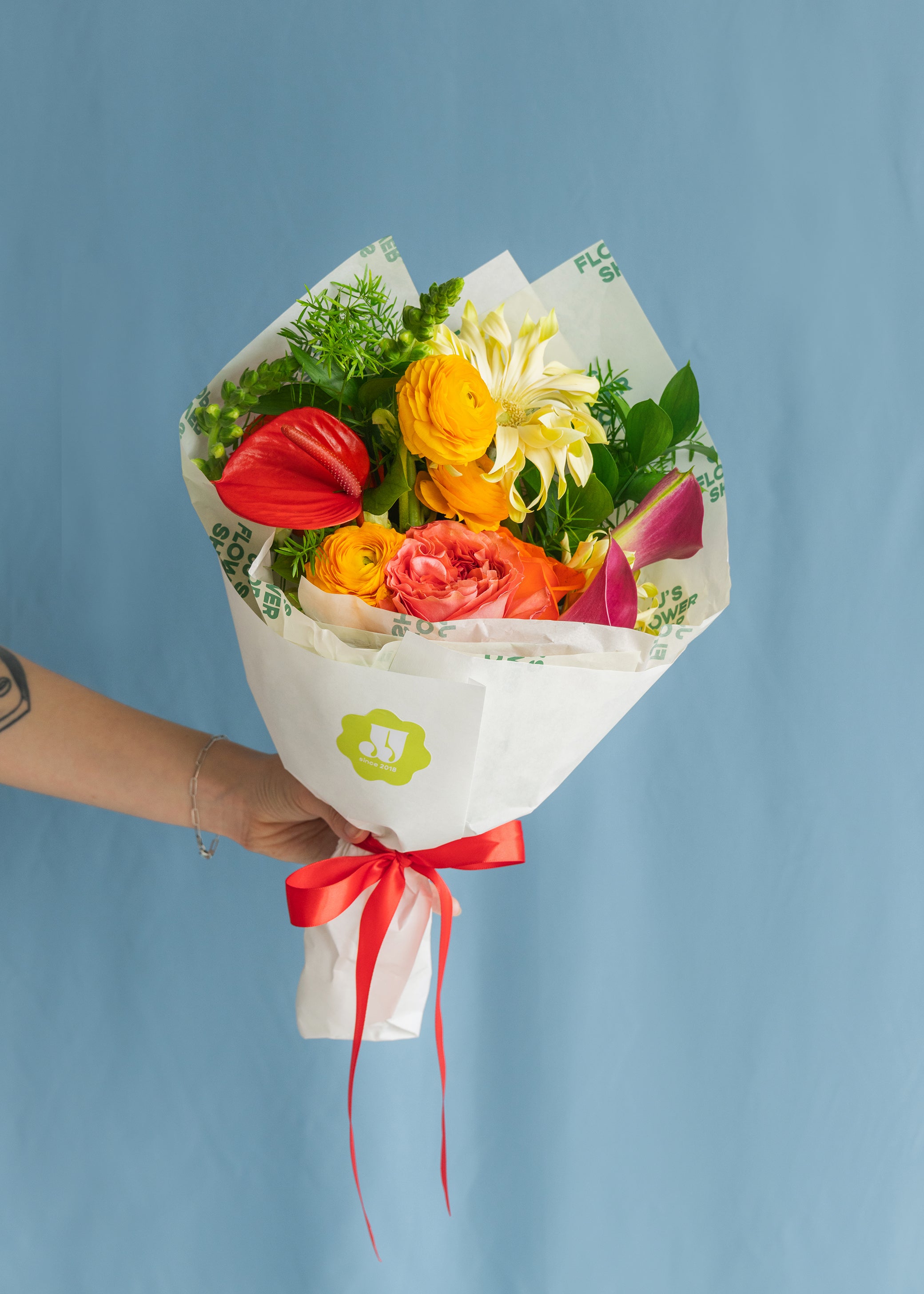 Luxy Wrapped Bouquet – JJ's Flower Shop